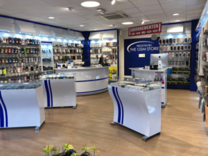 THE GSM STORE ☎ 0172-497101